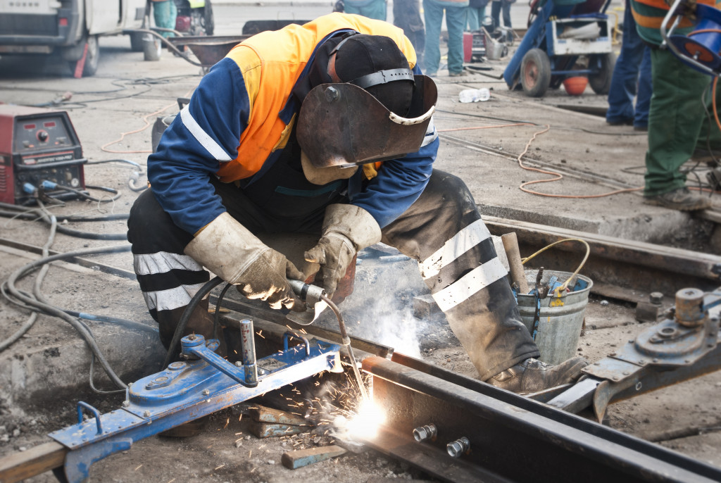 How You Can Turn Welding into a Profitable Side Business - Cohesia
