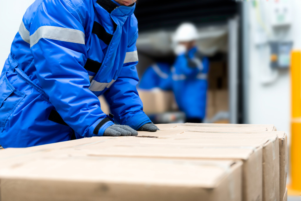 Shipping Food Products Successfully for Small Business - Cohesia